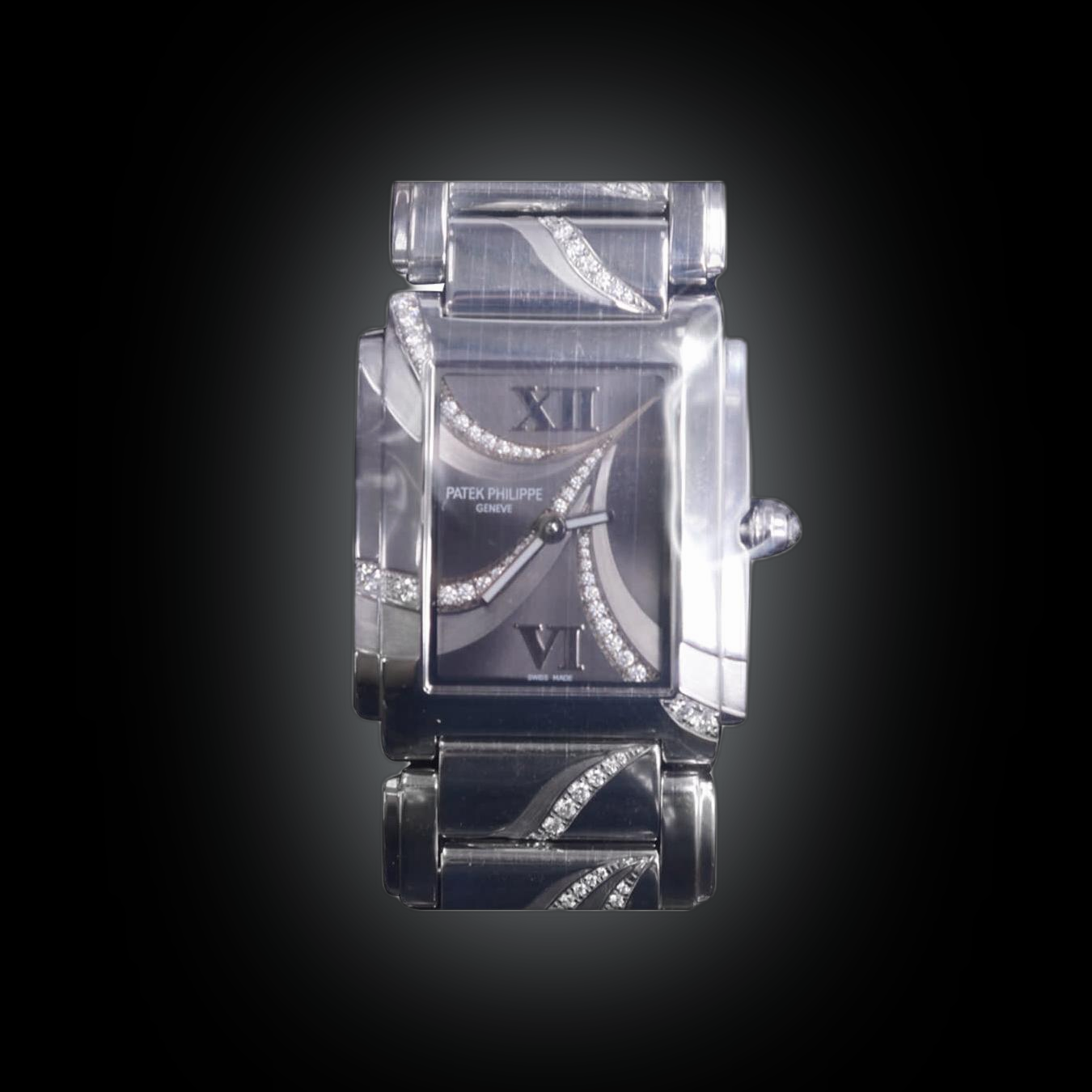 Patek Philippe Twenty-4 4910 Grey Dial, 18kt White Gold, Hand Engraved, Ladies Watch